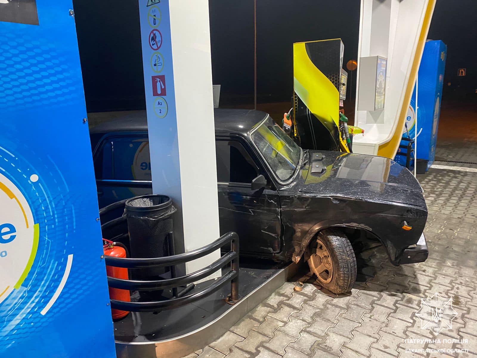 Enkorr: Свіжий погляд на енергетику - Новини - На Закарпатті п'яний водій в'їхав у колонку на ...